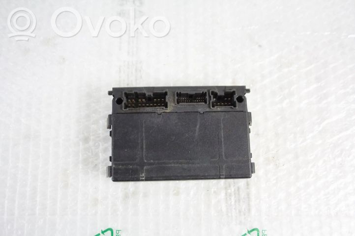 285519F924 Nissan Primera Boîte à fusibles 20 00 OVOKO