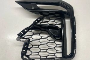 8074259 BMW X7 G07 Front bumper lower grill, 95.00 € | RRR