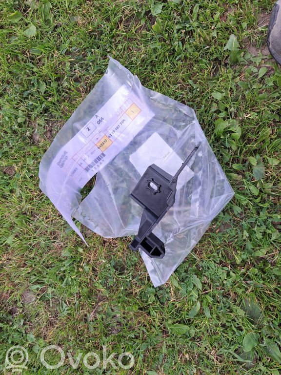 620948775R Renault Clio IV Front bumper mounting bracket, €33.65 | RRR