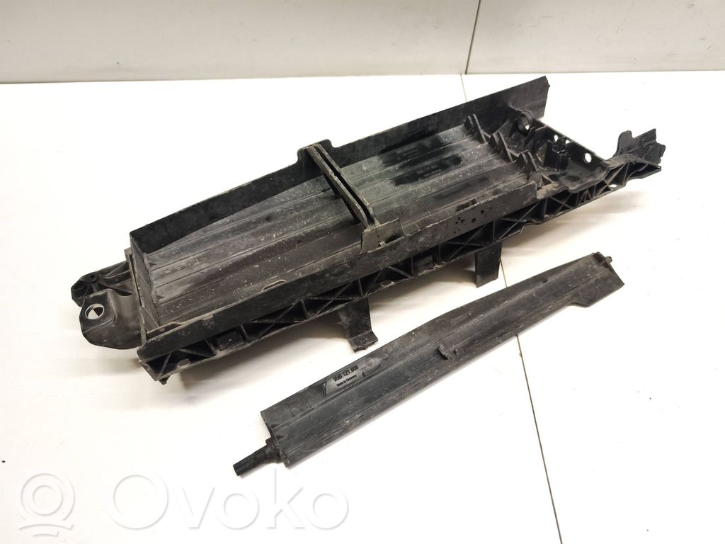 95B121608 Porsche Macan Intercooler air guide/duct channel, €20.00 | RRR