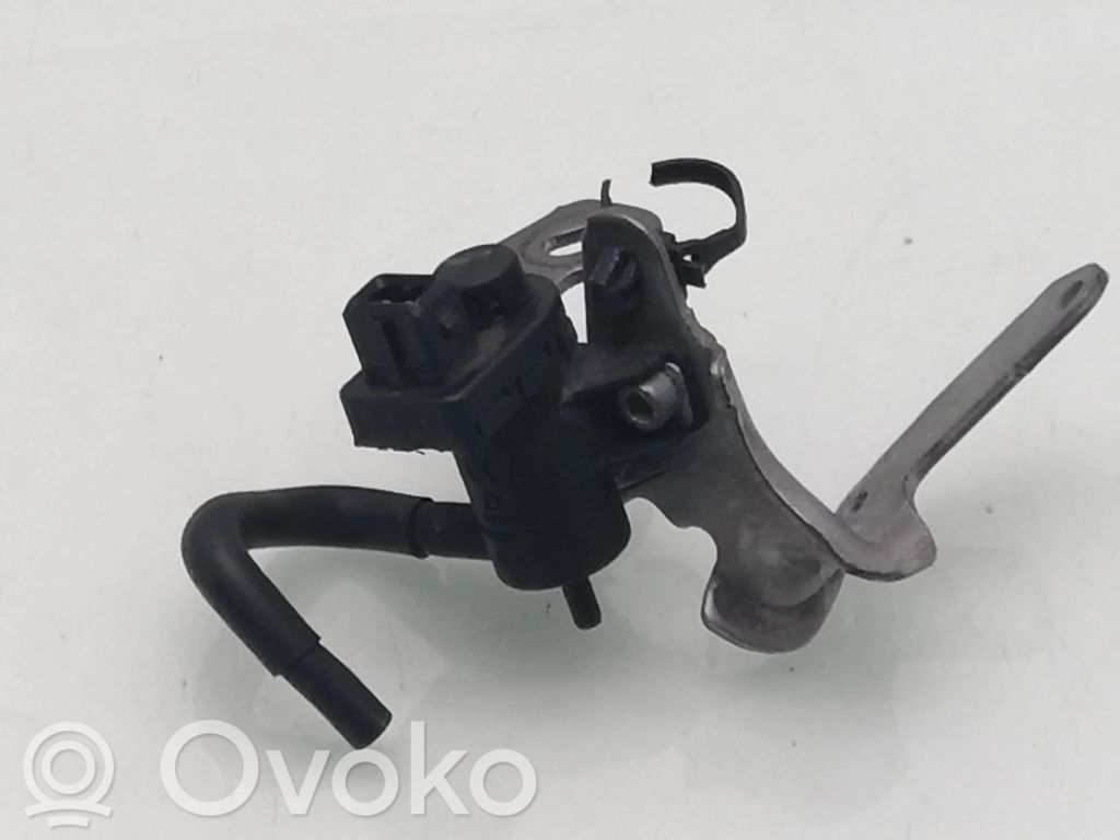 8200762162 Nissan Navara D23 Turbo solenoid valve, €22.00 | RRR