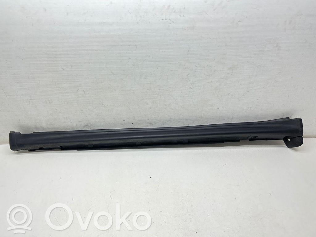 768511KA0A Nissan Juke I F15 Marche-pieds, 35,00 € | OVOKO