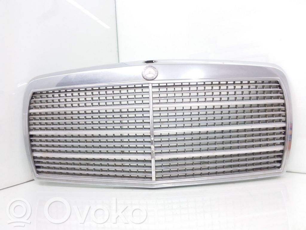 1268880023 Mercedes-Benz S W126 Front grill, €140.00 | RRR