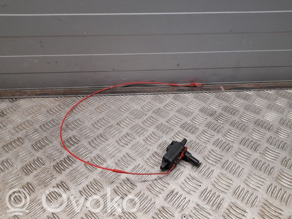 8S0862153A Audi Q3 F3 Degalų bako dangtelio spyna, 39,00 € | RRR