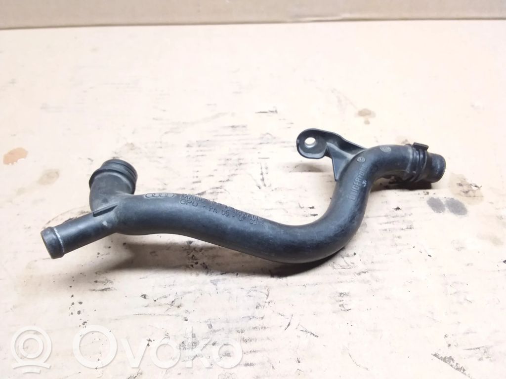 06H121065D Audi A4 S4 B8 8K Tuyau de liquide de refroidissement moteur ...