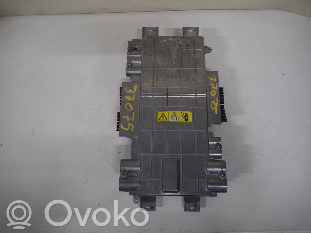 104643900C Tesla Model S High voltage junction box, €444.19 | RRR