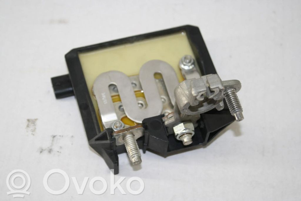 A0009061505 Mercedes-Benz C W205 Relais de batterie fusible, 6,99 € | OVOKO