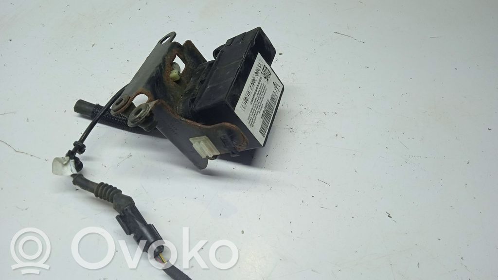 670039247 Maserati Levante Air suspension valve block, €95.00 | RRR