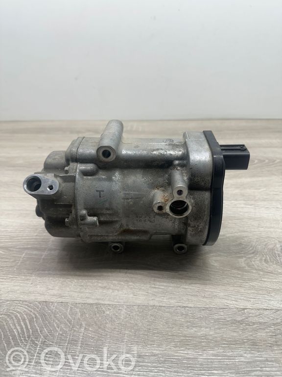 ESB27C Toyota RAV 4 (XA50) Compresseur de climatisation, 110,00 € | OVOKO