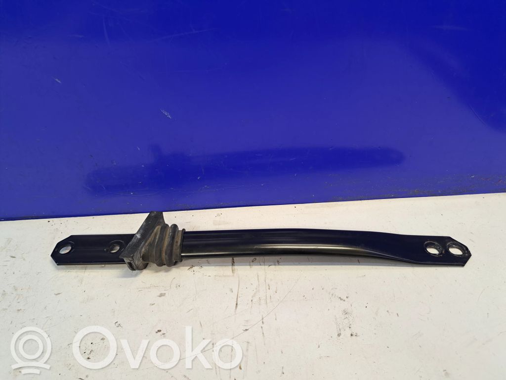 GX733B329A Jaguar XE Support, fixation radiateur, 19,00 € | OVOKO