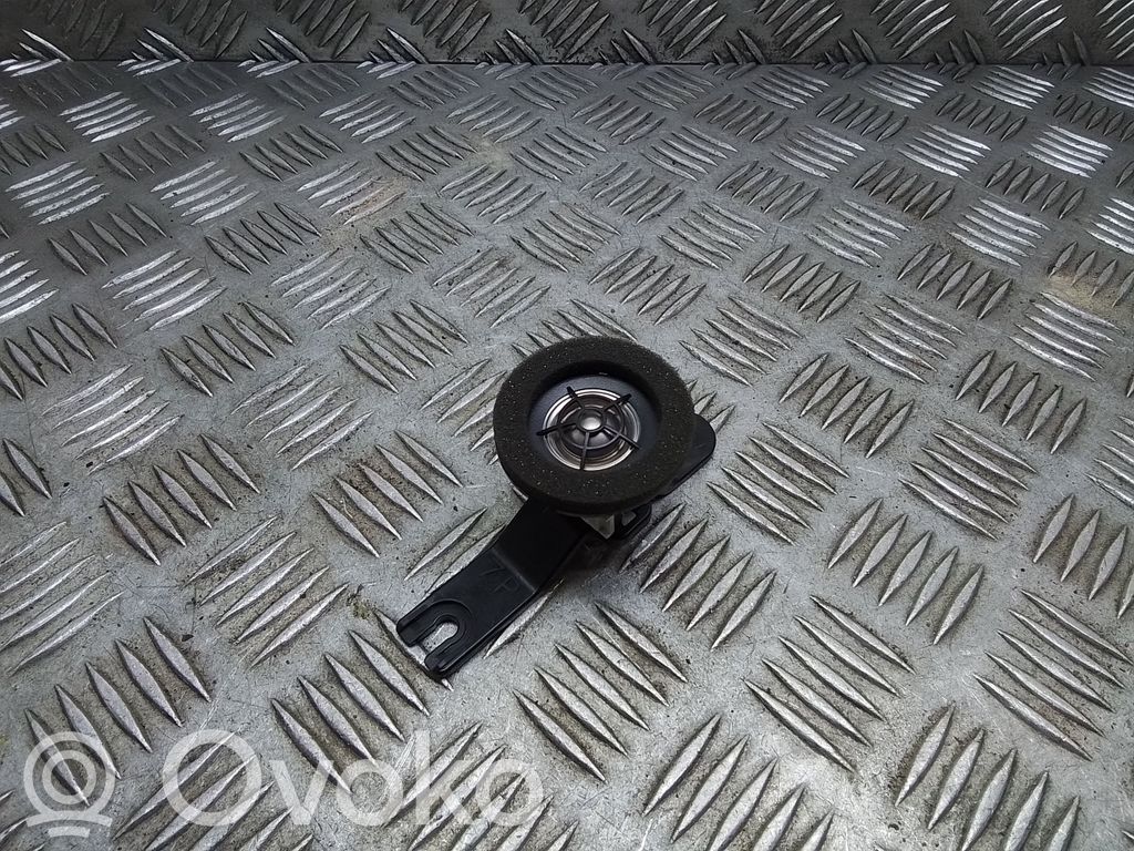 8615048050 Lexus RX 450H High frequency speaker in the rear doors, €15. ...