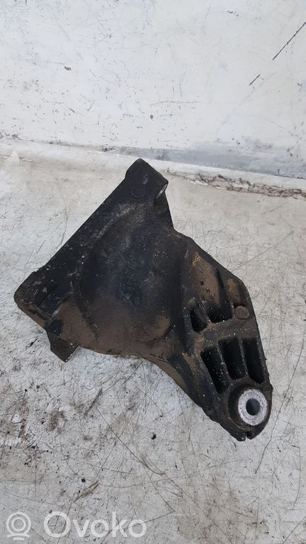 Mercedes-Benz E W212 Engine mounting bracket, €15.00 | RRR