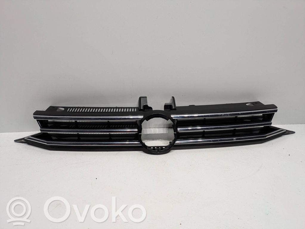 5TA853651H Volkswagen Touran II Front bumper upper radiator grill, €35. ...