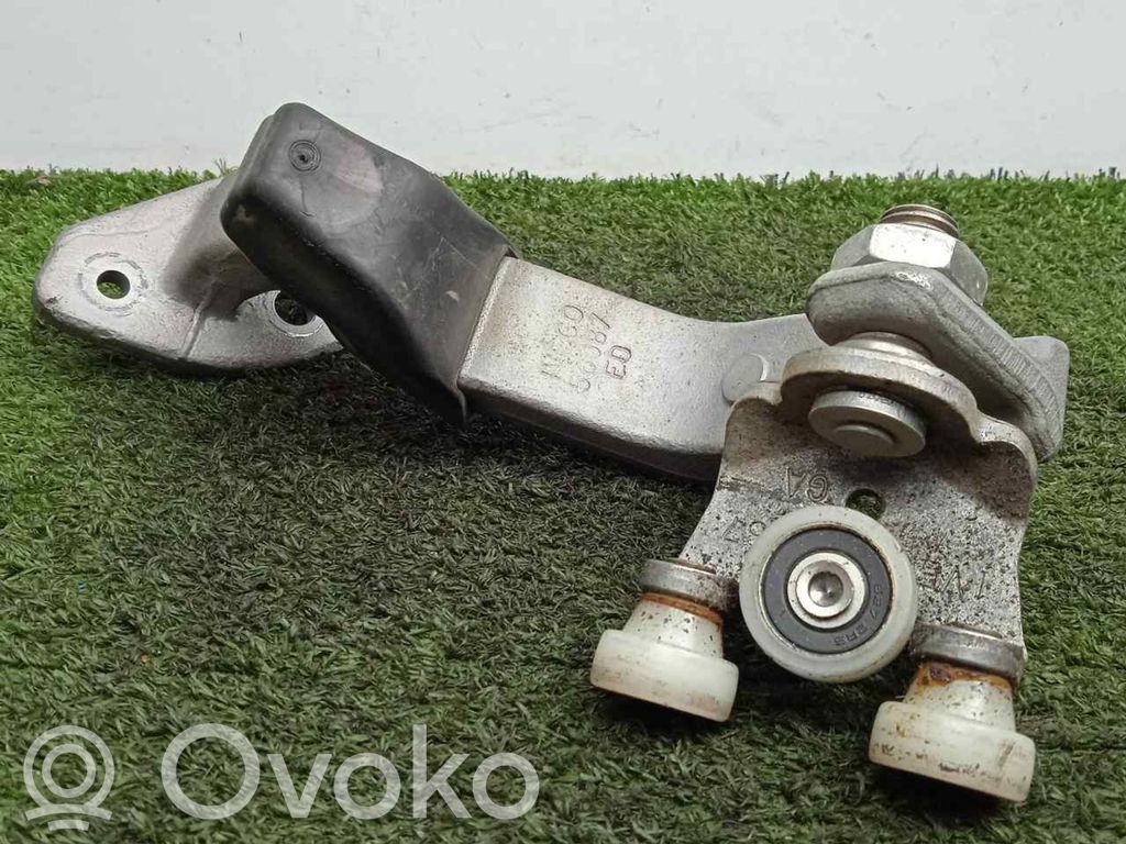 Iveco Daily 6th gen Sliding door upper roller guide/hinge, €34.99 | RRR