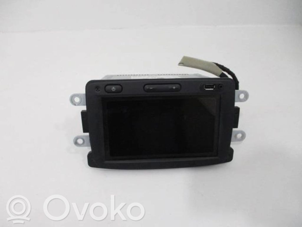 281151584R Dacia Duster II Radio/CD/DVD/GPS head unit, €328.24 | RRR