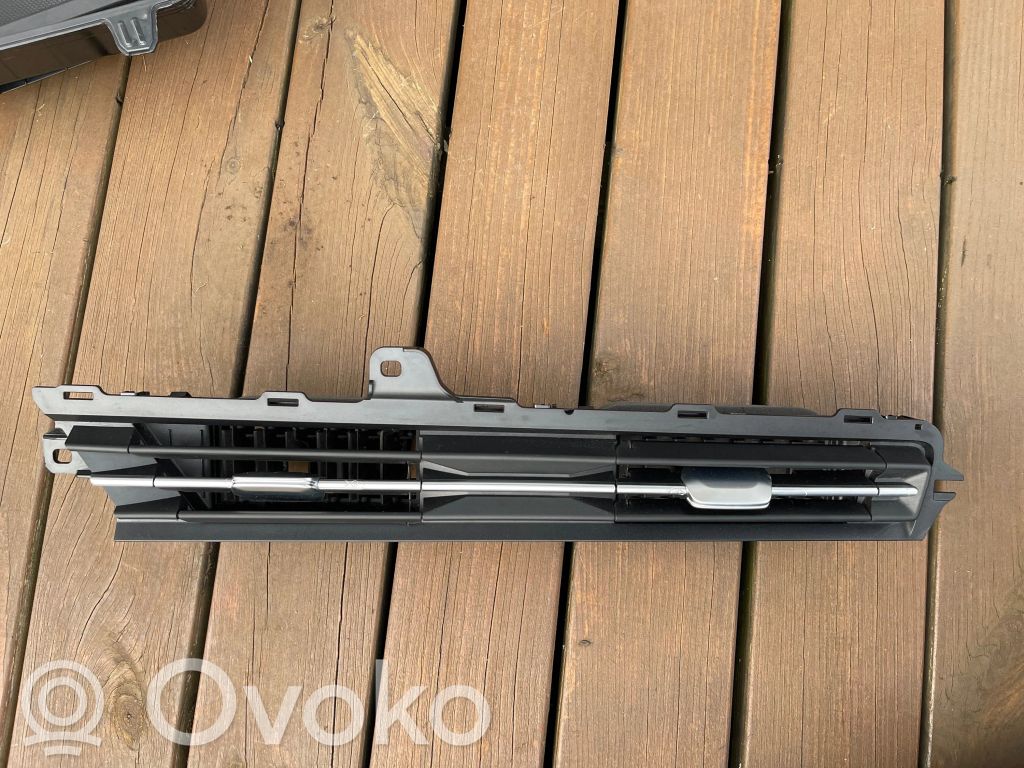 8Y2820951A Audi A3 8Y Garniture, panneau de grille d'aération, 40,00 ...