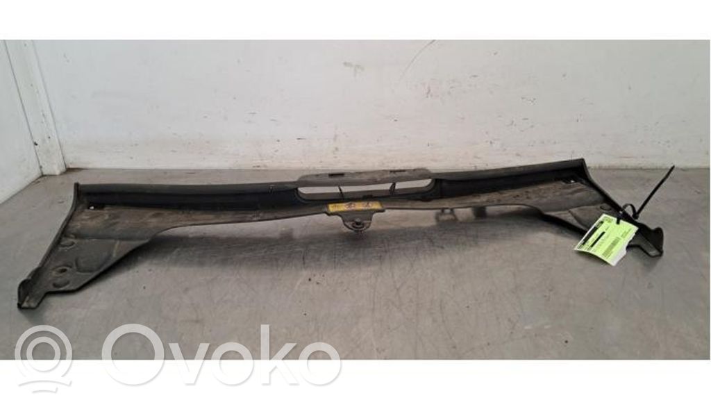 A2055050800 Mercedes-Benz C W205 Intercooler air guide/duct channel, € ...