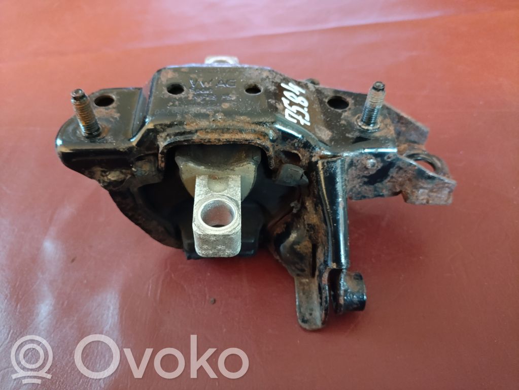 6Q0199555 Skoda Fabia Mk2 (5J) Vaihdelaatikon kiinnitys, 12,00 € | OVOKO