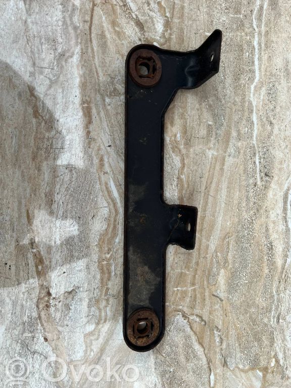 670001349 Maserati Ghibli Intercooler pipe mounting bracket, €20.00 | RRR