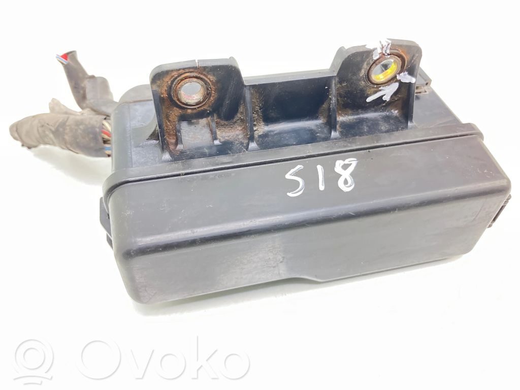 9098702016 Toyota Avensis T250 Boîte à fusibles, 15,00 € | OVOKO
