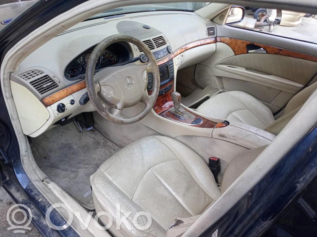 Mercedes-Benz E W211 Front driver seat, €188.09 | RRR