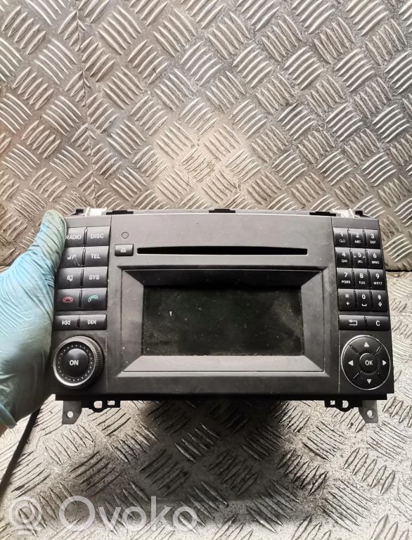 a1699002000 Mercedes-Benz Sprinter W906 Radio/CD/DVD/GPS head unit, €40 ...