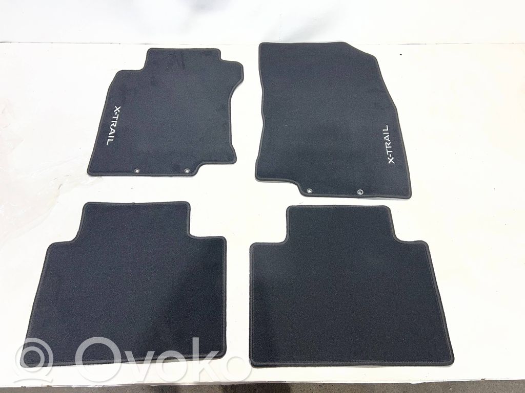 KE7454B021 Nissan X-Trail T32 Car floor mat set, €90.59 | RRR