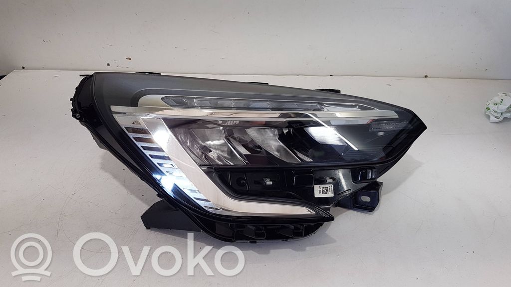 260100902R Renault Clio V Phare frontale, 400,00 € | OVOKO