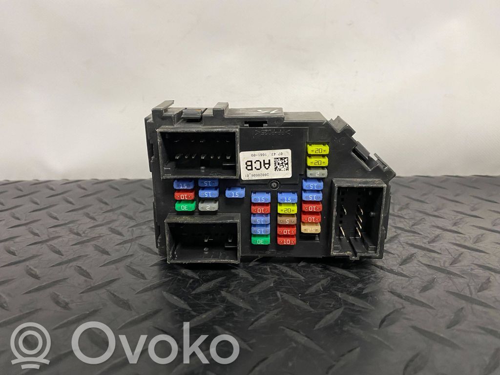 20828606 Chevrolet Suburban Boîte à fusibles, 62,00 € | OVOKO