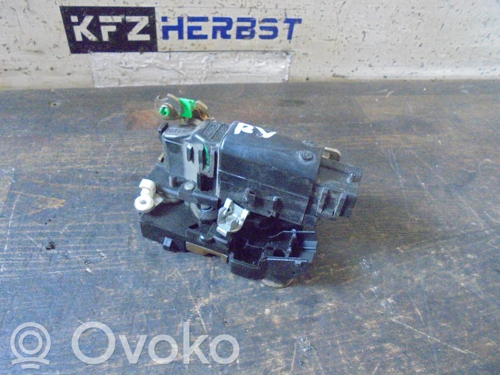 Renault Master II Front door lock, €31.50 | RRR