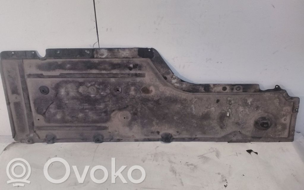 74850610 BMW 5 E60 E61 Vidurinė dugno apsauga, 25,00 € | RRR