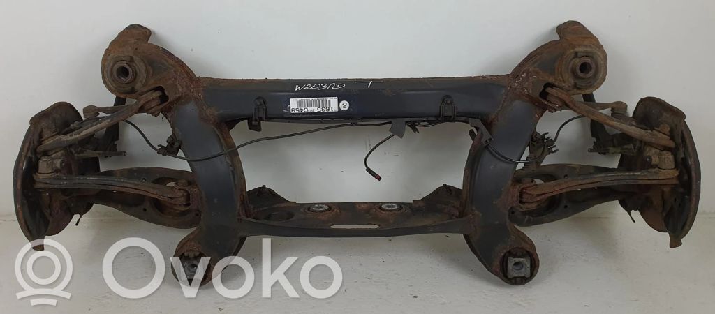 2033506459 Mercedes-Benz C W203 Taka-akselin palkki, jossa on reduktori ...