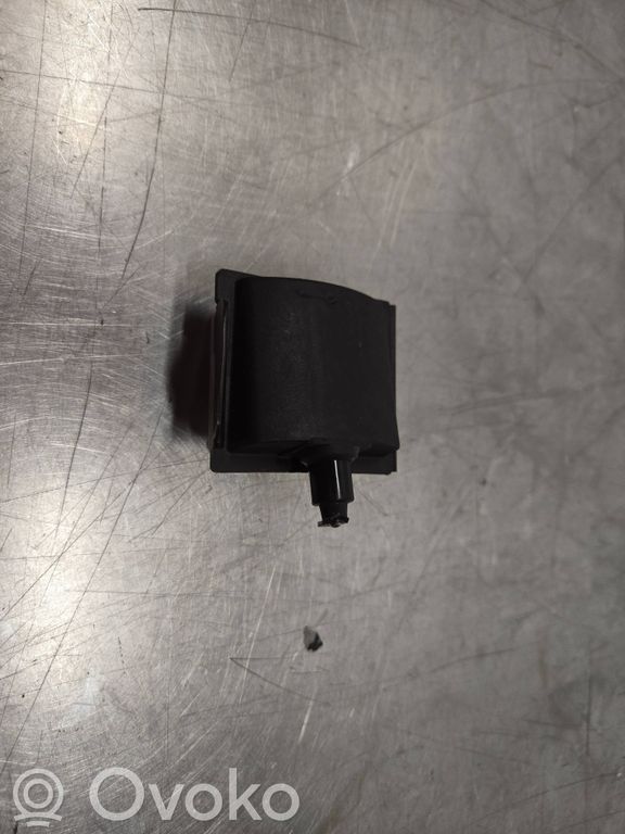 A0008208112 Mercedes-Benz GLC C254 Interruttore apertura sportello ...