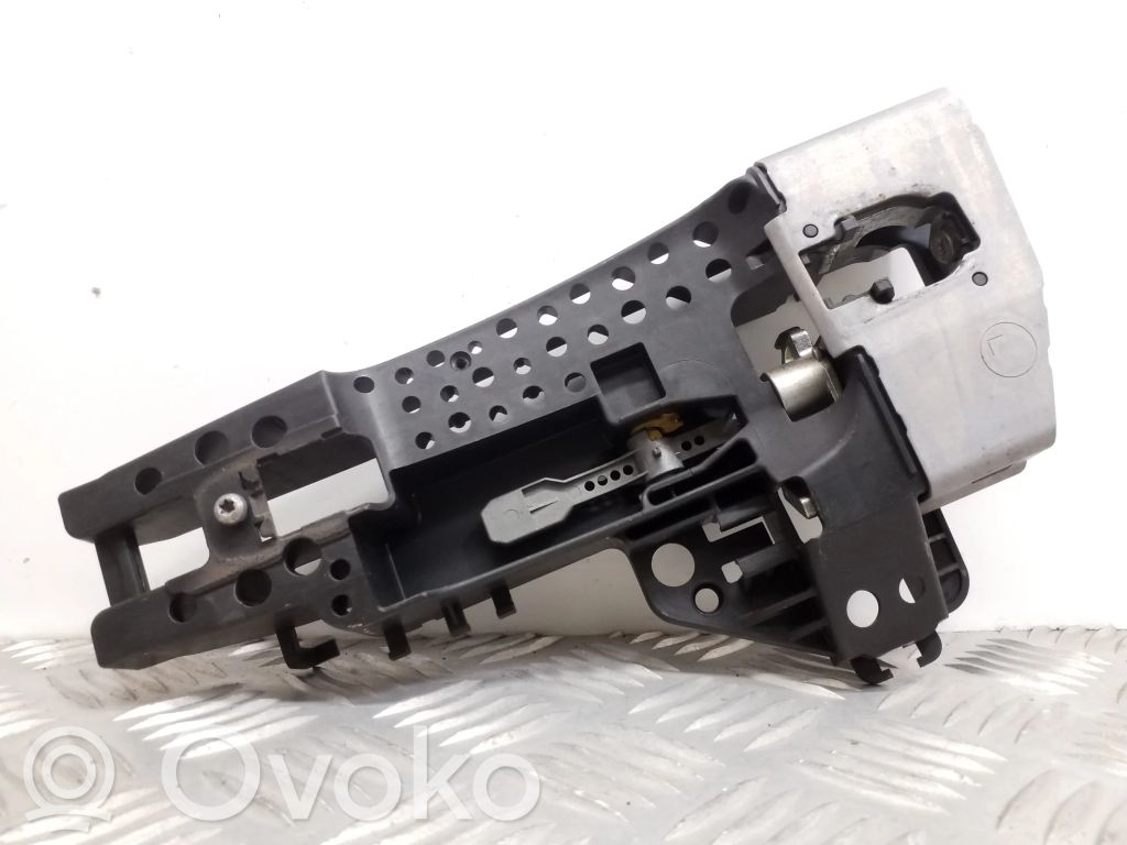 8T1837885A Audi A4 S4 B8 8K Front door exterior handle/bracket, €12.00 ...