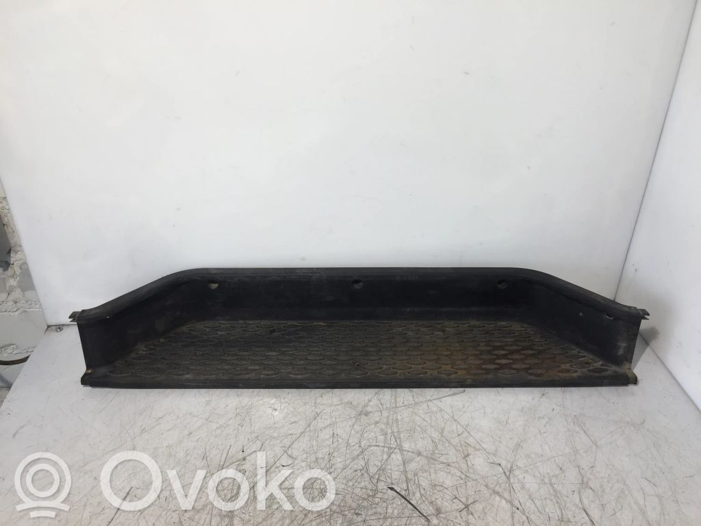 5801862033 Iveco Daily 6th gen Front sill trim cover, €40.00 | RRR