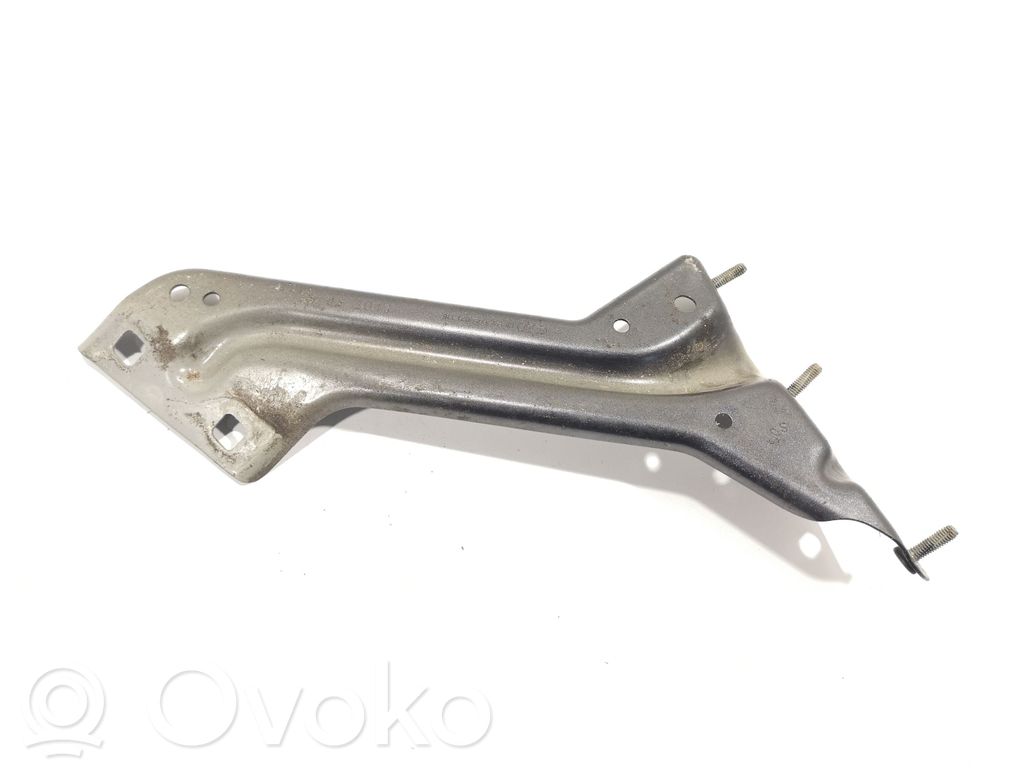 8R0821136 Audi Q5 SQ5 Fender mounting bracket, €8.80 | RRR