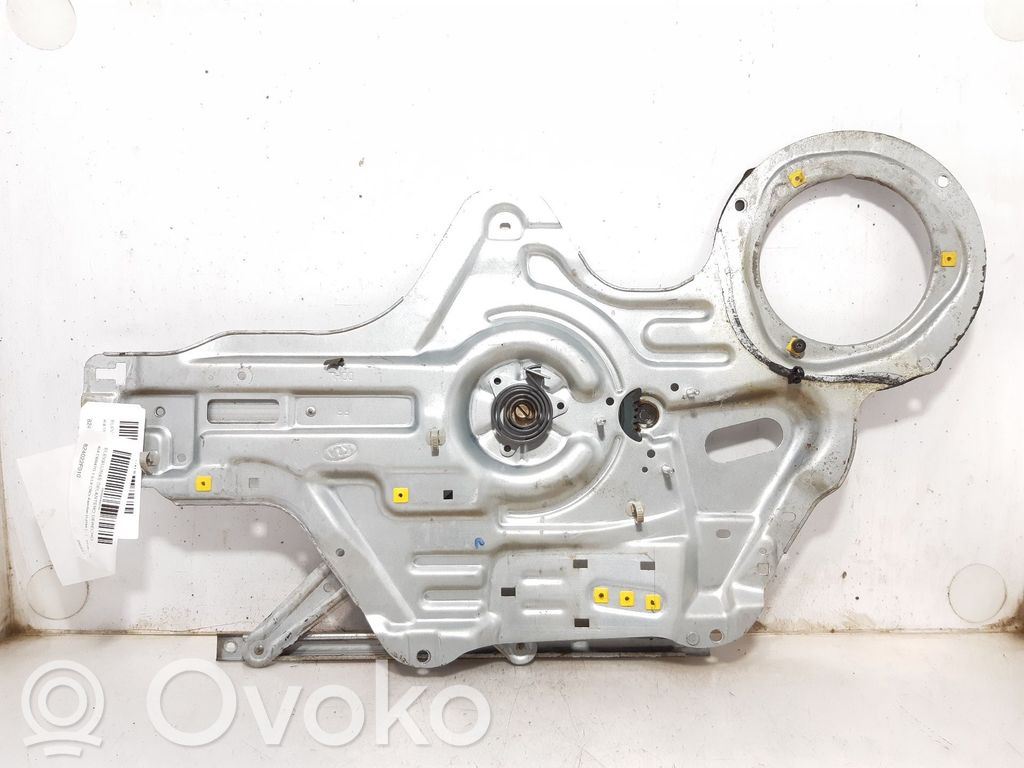 824022F010 KIA Cerato Front door window regulator with motor, €19.99 | RRR