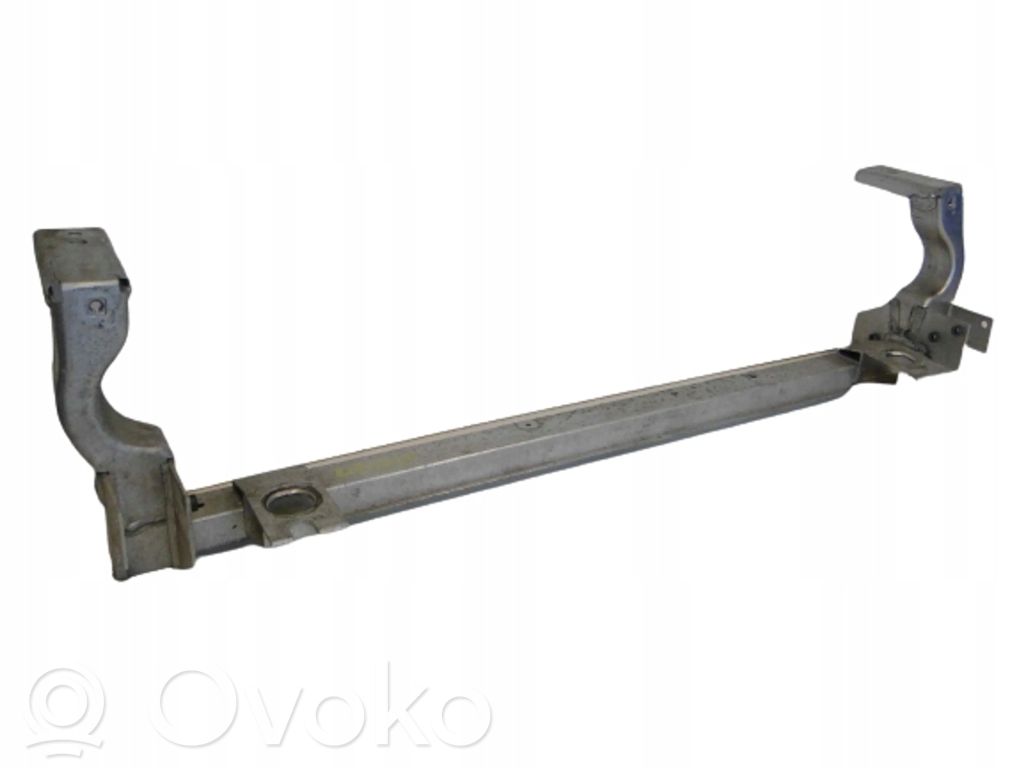 A2466200019 Mercedes-Benz A W176 Traverse inférieur support de ...