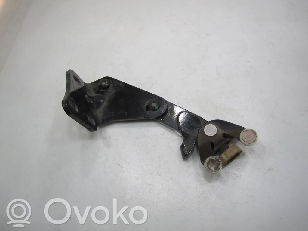 2K0843398B Volkswagen Caddy Sliding door lower roller guide/hinge, €9. ...