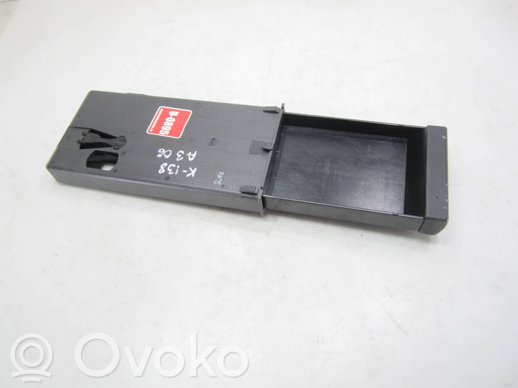 8P0941561 Audi A3 S3 8P Boîte / compartiment de rangement pour tableau ...