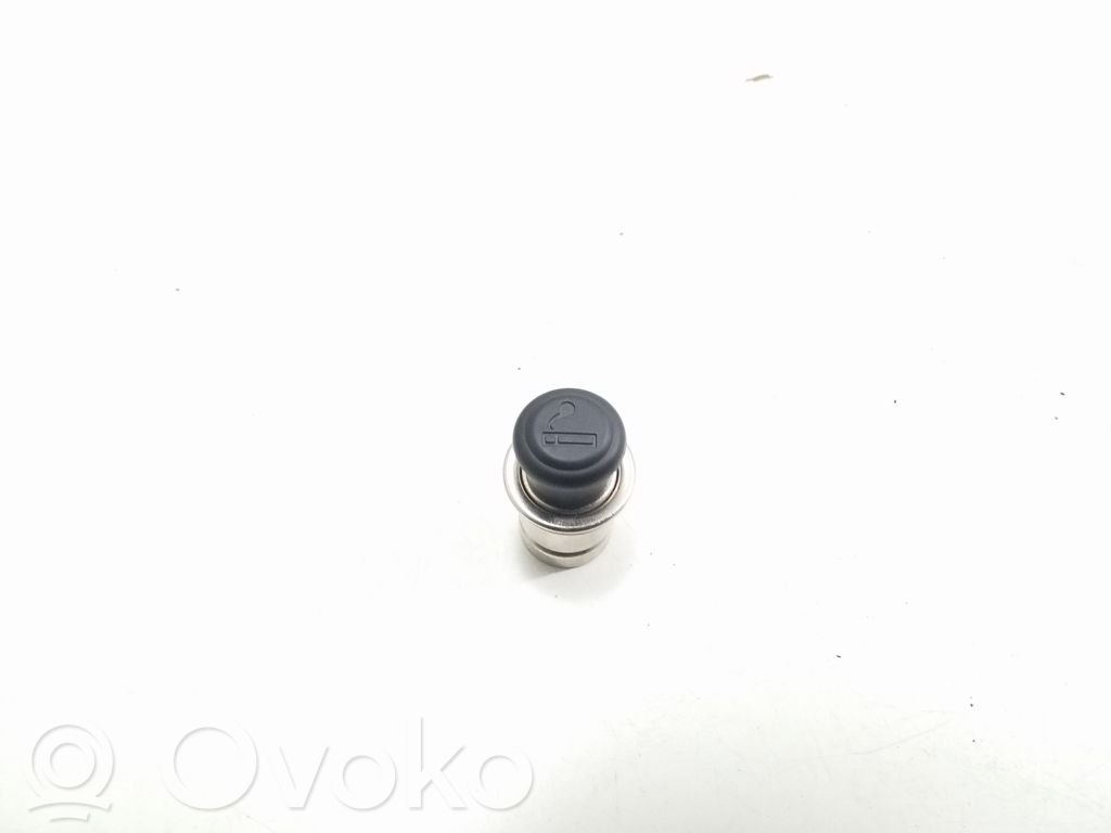 8552028010 Toyota Hilux (AN10, AN20, AN30) Cigarette lighter front, €6. ...