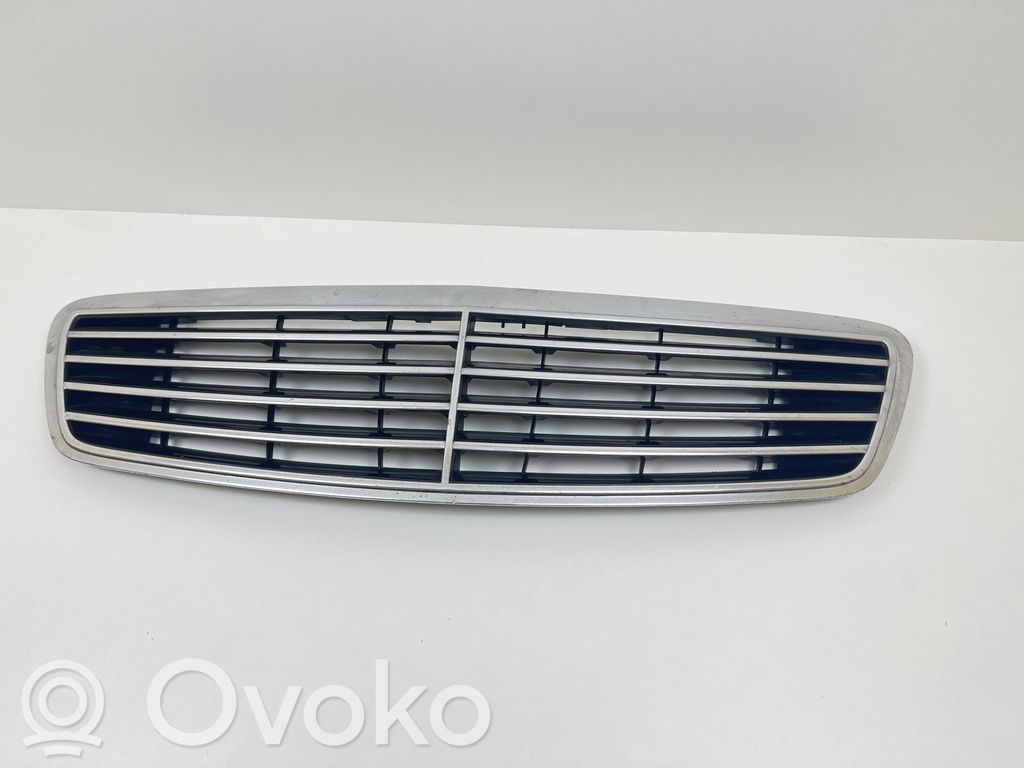 777200002 Mercedes-Benz S W220 Grille de calandre avant, 30,00 € | OVOKO