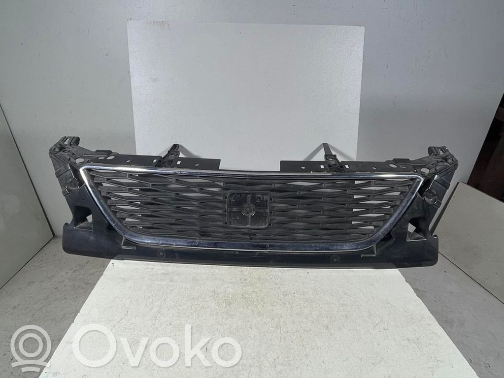 5F0853654C Seat Leon (5F) Grille calandre supérieure de pare-chocs ...