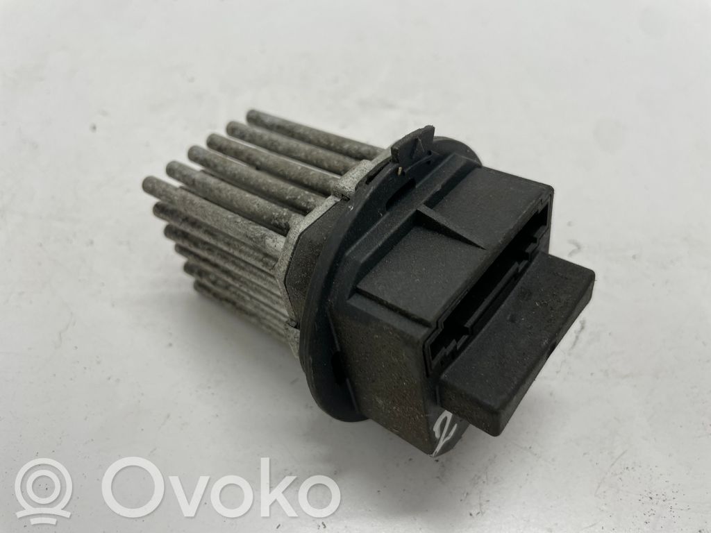 5HL008941 Mercedes-Benz C W204 Heater blower fan relay, €5.00 | RRR