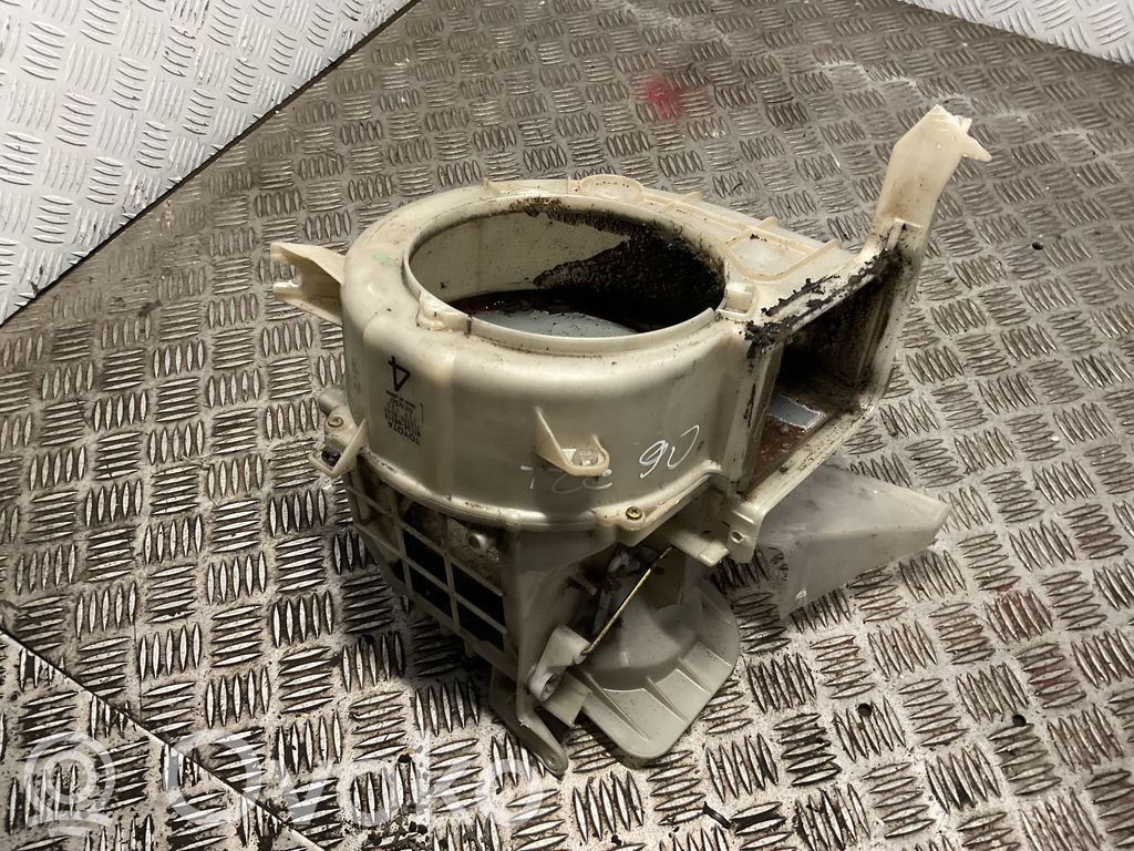 Toyota Land Cruiser (HDJ90) Heater fan/blower, €15.00 | RRR