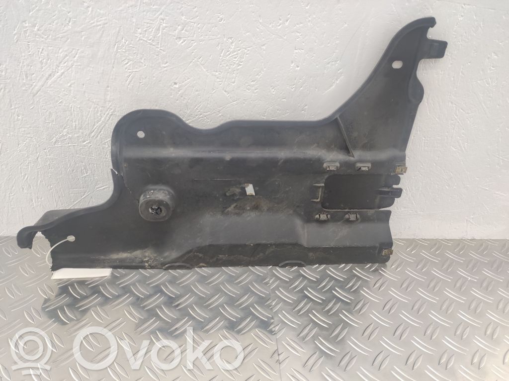 3Q0825102A Volkswagen PASSAT B8 Couvre soubassement arrière, 5.99 € | OVOKO