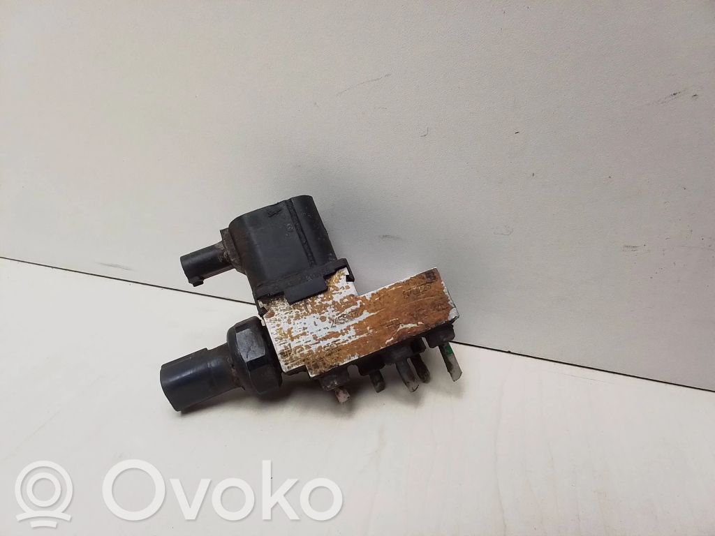 A2113200158 Mercedes-Benz E W211 Blocco valvola della sospensione ...