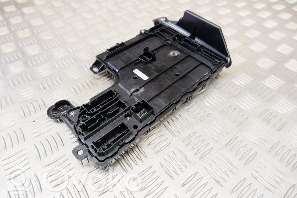 156745500C Tesla Model 3 Module confort, 199,00 € | OVOKO