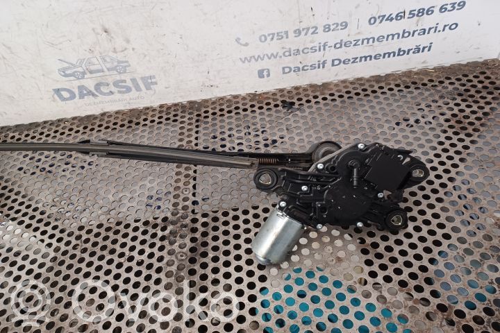 Volkswagen Golf V Rear window wiper motor, €55.68 | RRR