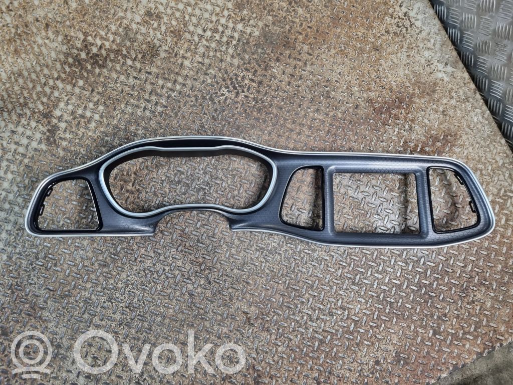 5LE10XSBAE Dodge Challenger Verkleidung des Armaturenbretts, 70,00 ...